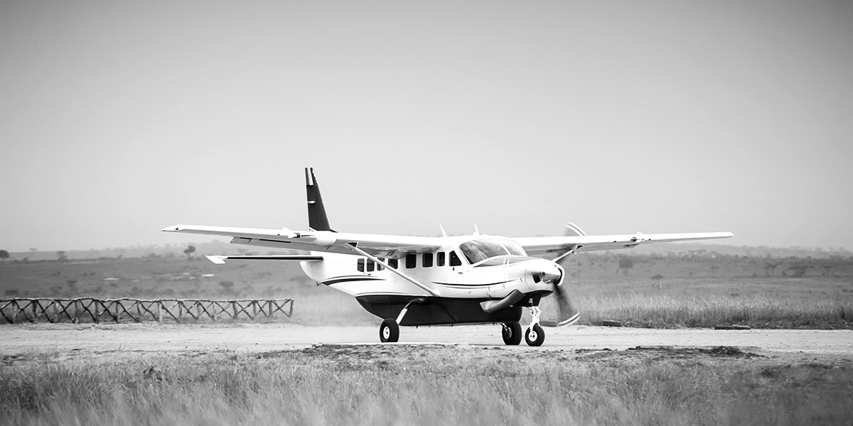 Cessna Caravan 208 starting on an unpaved airstrip - Piper Mackay ...